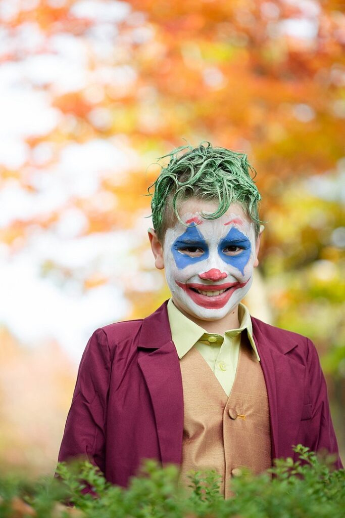 7 DIY Joker Costume Ideas For DC Fans - Julie Ann Art