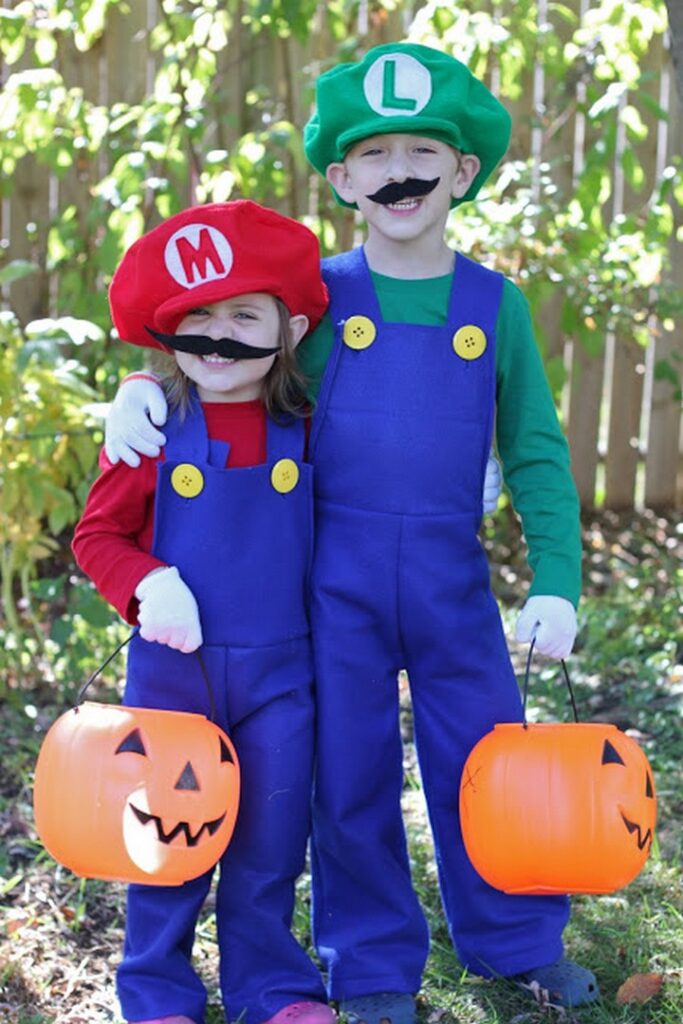 12 DIY Mario Costume Ideas For Kids And Adults - Julie Ann Art