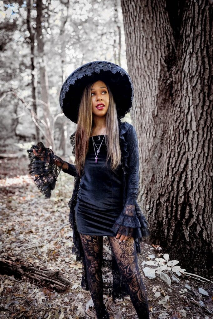 15 DIY Witch Costume Ideas For Halloween - Julie Ann Art