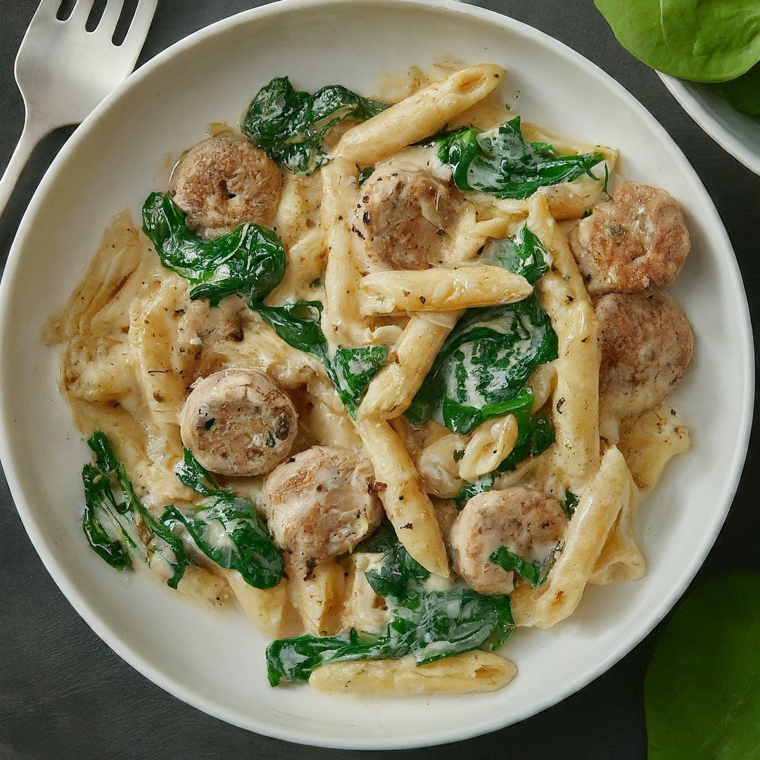 Creamy Garlic Sausage & Spinach Pasta Recipe - Julie Ann Art Creamy Garlic Sausage & Spinach Pasta Recipe - Julie Ann Art