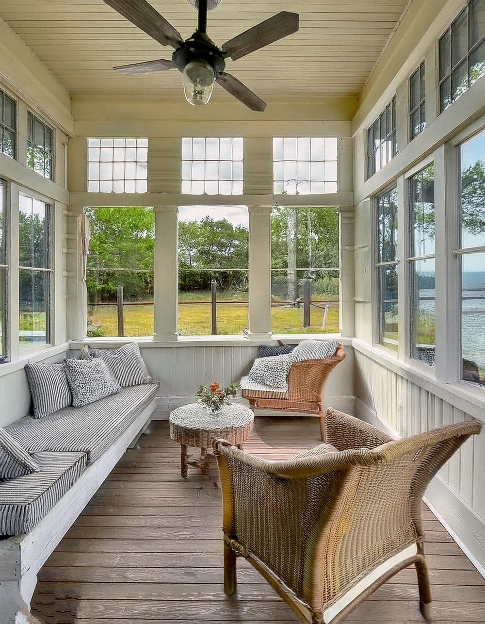 10 Best & Unique Screened In Porch With Fireplace Ideas - Julie Ann Art