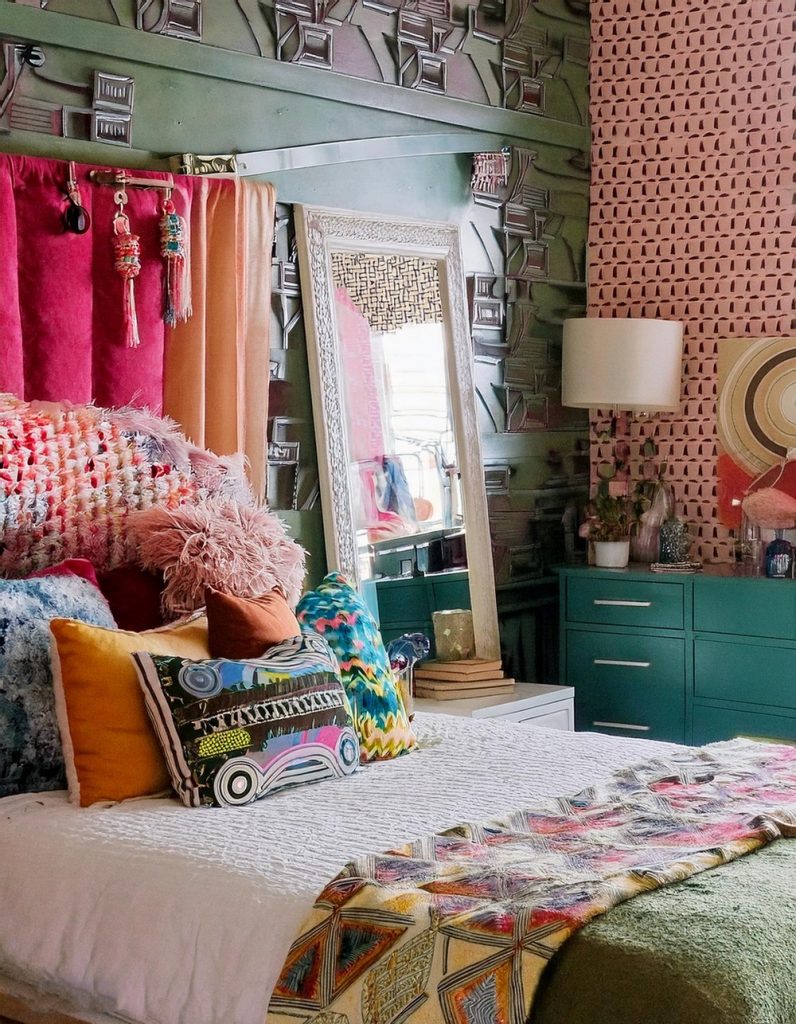 10 Charismatic Baddie Bedroom Decor Ideas For A Villain Vibe - Julie ...