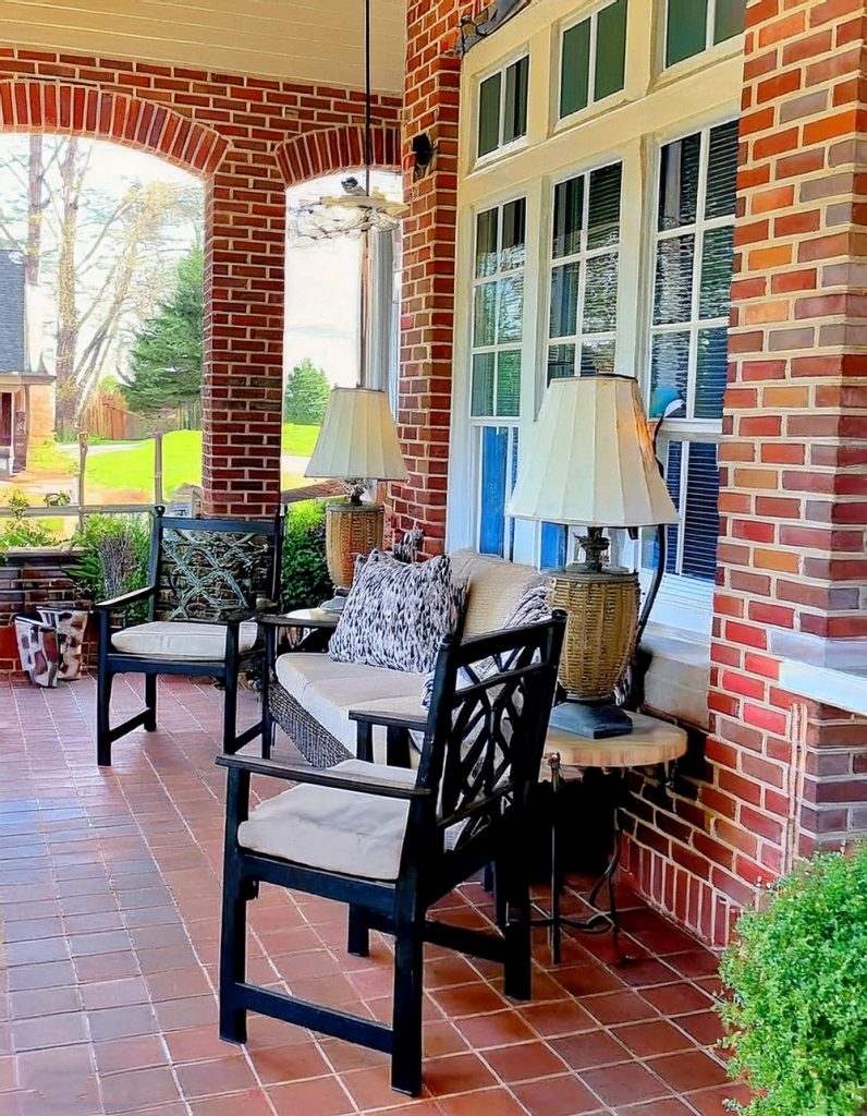 10 Super Stylized Front Porch Seating Decor Ideas - Julie Ann Art